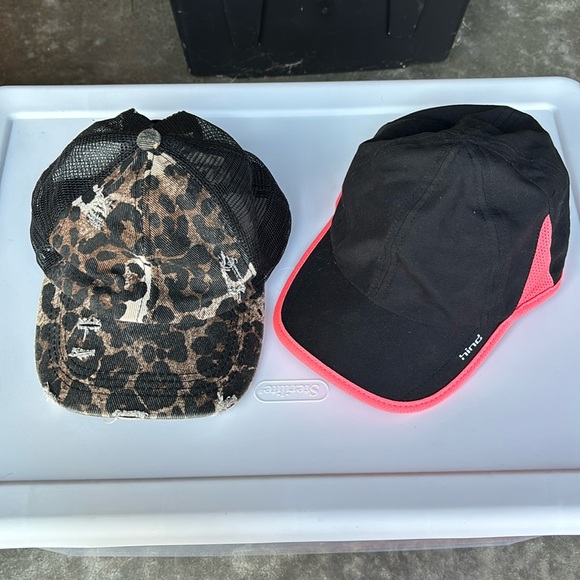 Hind | Accessories | Two Hats | Poshmark